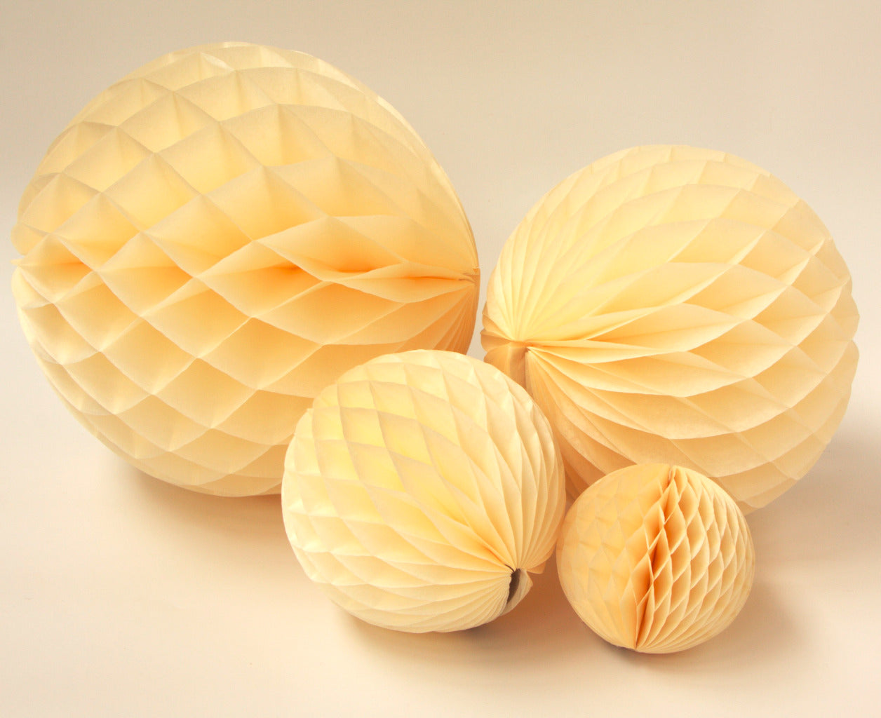Ivory Honeycomb Paper Ball – The Danes
