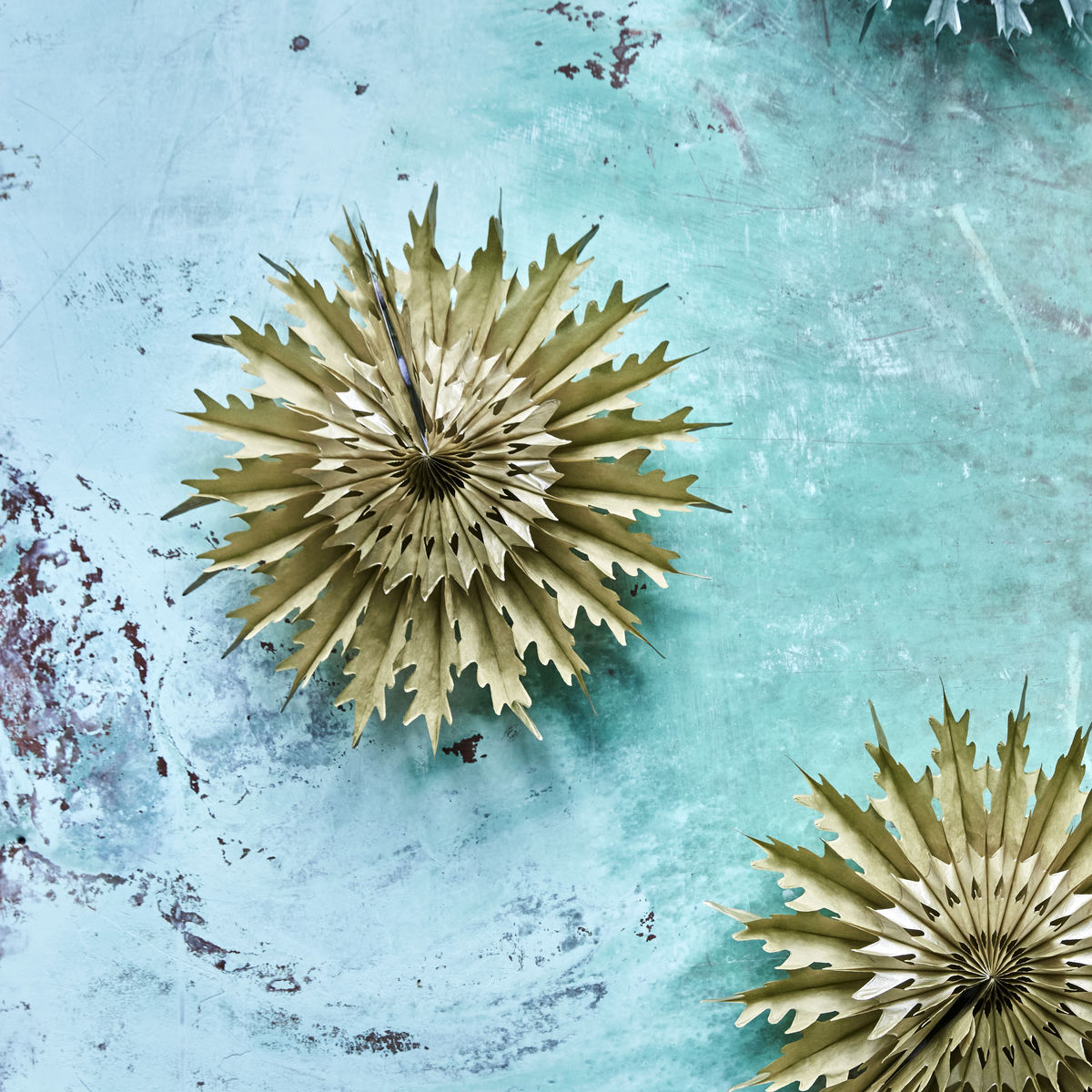 Metallic Gold Tissue Paper Star Fans | 30 or 45cm, pack of 3 – The Danes